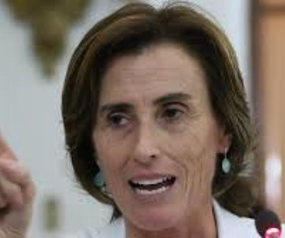 Marcela Cubillos: “Hay una derecha que se deja acomplejar, que vive ... Marcela Cubillos: “Hay una derecha que se deja acomplejar, que vive ...