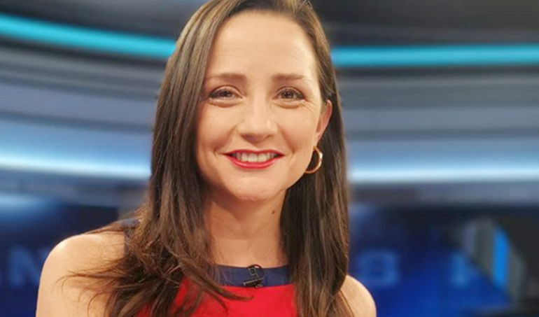 Ver Video. Periodista Andrea Aristegui de Mega sufre robo de su celular ...